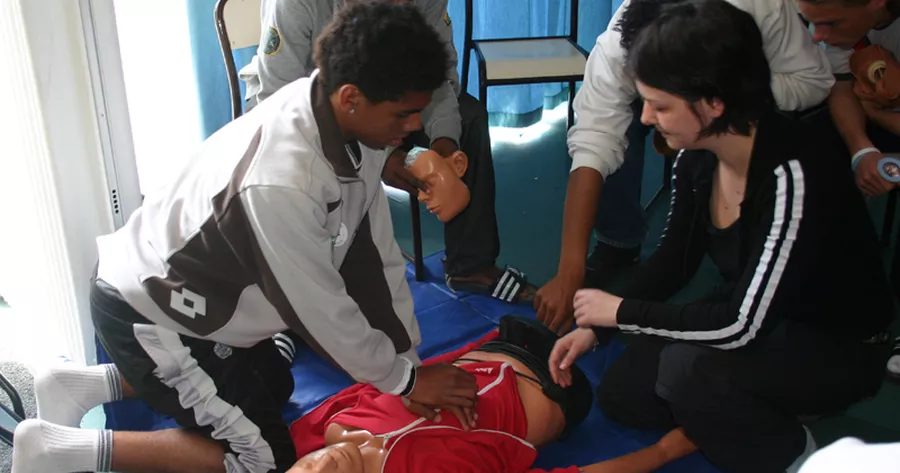Des jeunes « Rouge et Noir » initiés aux premiers secours | Stade ...