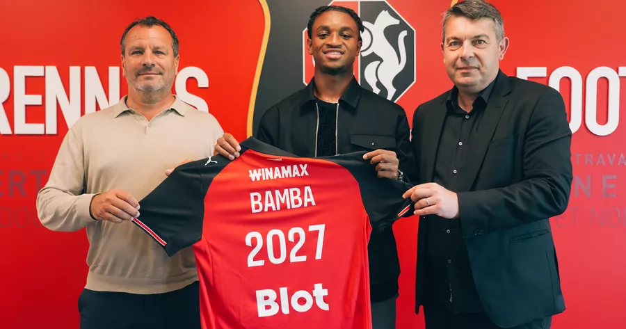 Rayan Bamba prolonge avec les Rouge et Noir | Stade Rennais F.C.